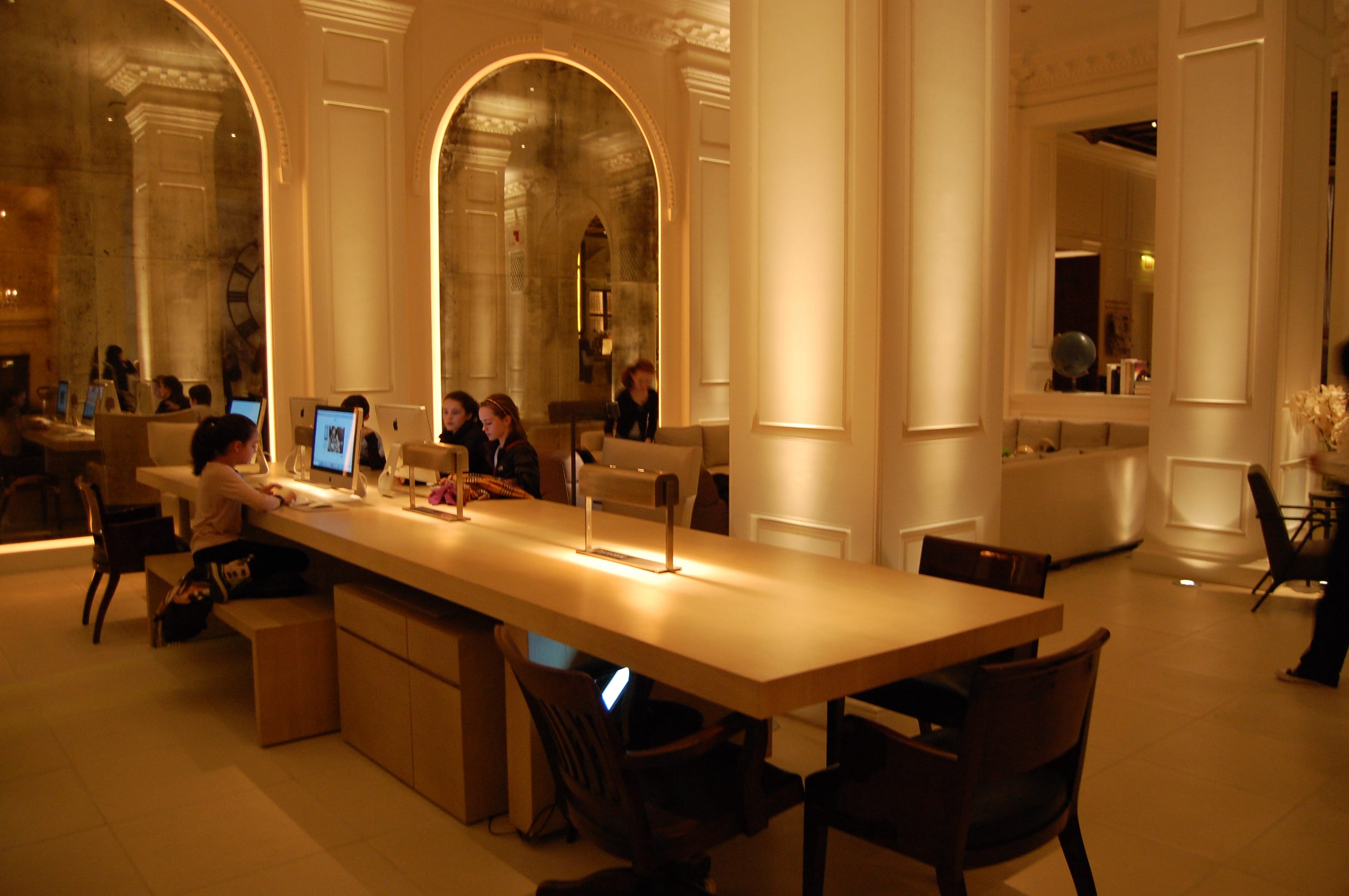 Public Chicago is new cool spot for hipsters in the Windy City ...
