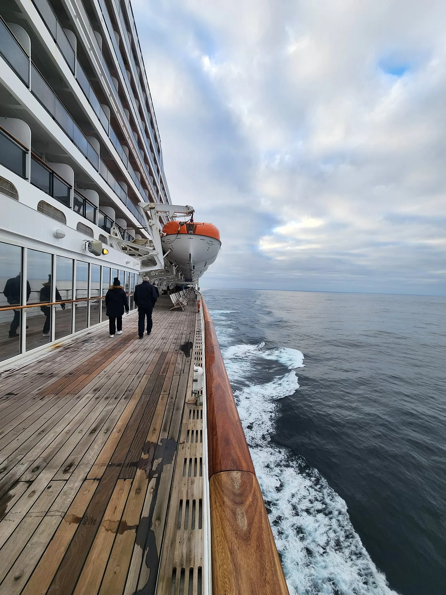 Six Empty Days | DesignDestinations